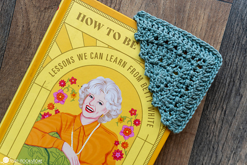 Ravelry: Corner Bookmark pattern by Ashlea Schumaker