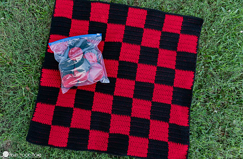 Ravelry: Giant Checkers pattern by Ashlea Schumaker