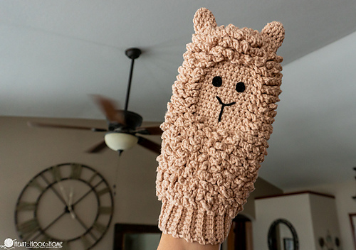 Ravelry: Llama Dusting Mitt pattern by Ashlea Schumaker