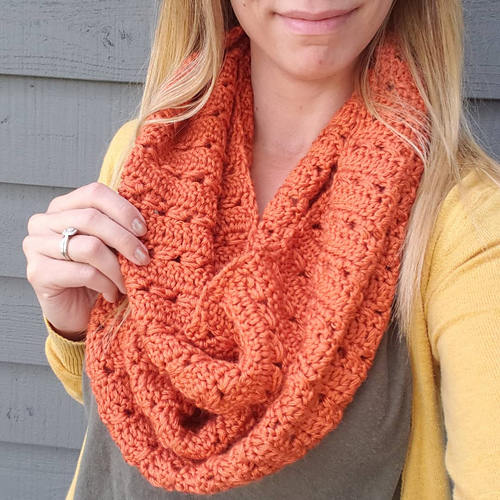 Ravelry: Toffee Twist Infinity Scarf pattern by Wish Upon a Hook