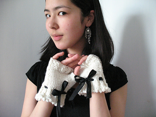 Ravelry: Twee pattern by The Crimson Stitchery