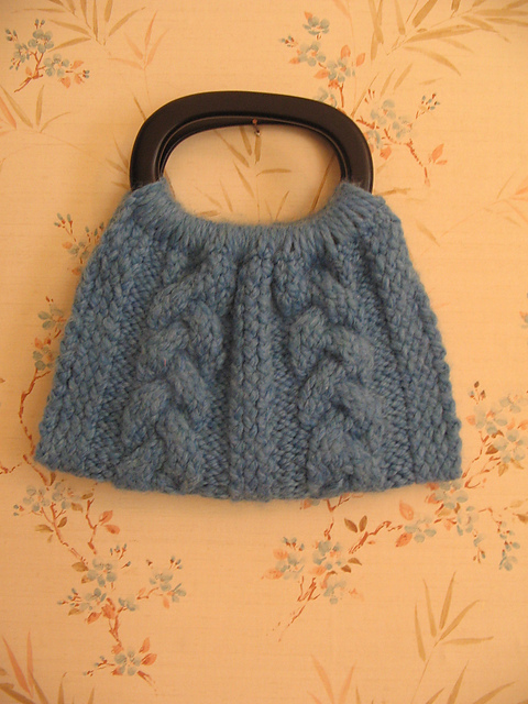 Ravelry: Cabled Bag pattern by Princess Philo