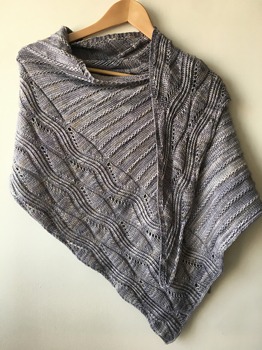 Ravelry: Kaapa Shawl pattern by Inese Sang