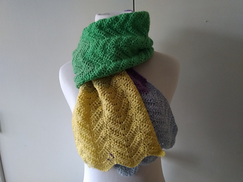 Ravelry: Autumn Ripple Scarf pattern by Kara Gunza