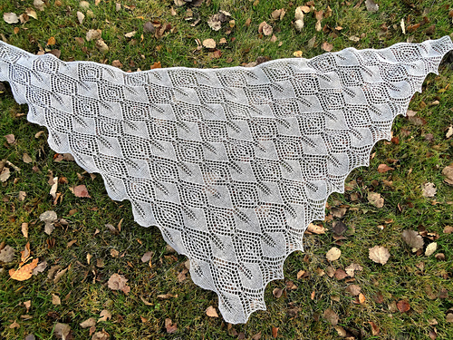 Ravelry: Fragile Mantling Shawl pattern by Jolanta Zwierzchowska