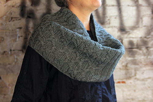 Ravelry: Dos Equis pattern by Thea Colman