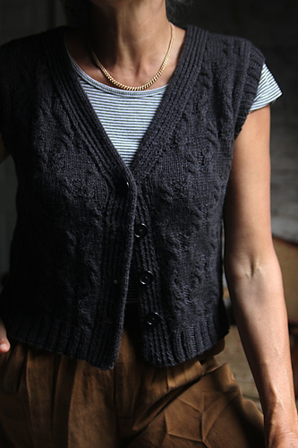 Ravelry: Smokeshow pattern by Thea Colman