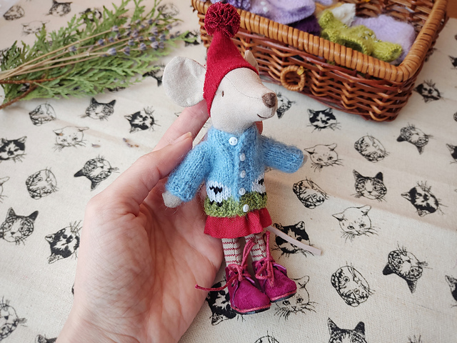 Ravelry: Sheep cardigan for Maileg pattern by Hanna Kibalchich-Poda