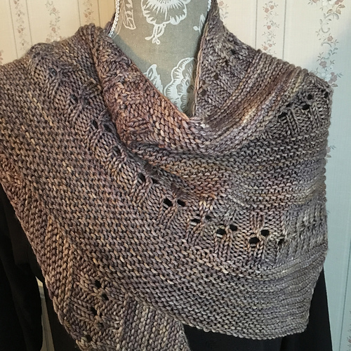 Ravelry: Knitshades (deadly ?) boomerang pattern by Susan Ashcroft