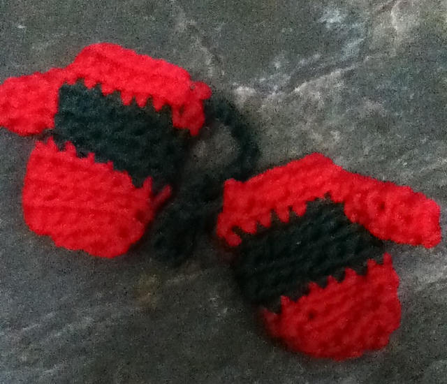 Ravelry: Mini-Mitten DIY Ornaments pattern by Donna Collinsworth