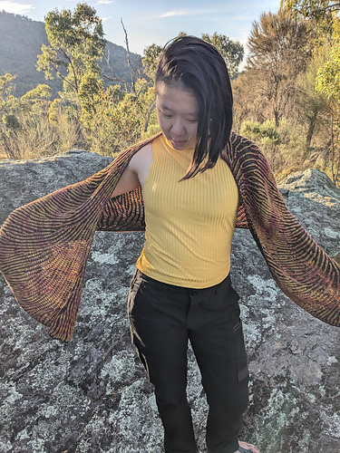 Ravelry: Meandering Flow Shawl pattern by bean.town.shu