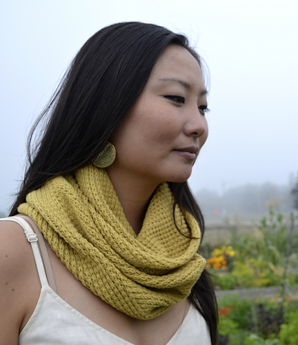 Ravelry: Straw Cowl pattern by Beatrice Perron Dahlen