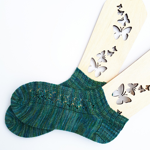 Ravelry: Frogstomp Socks pattern by Krissy Hines