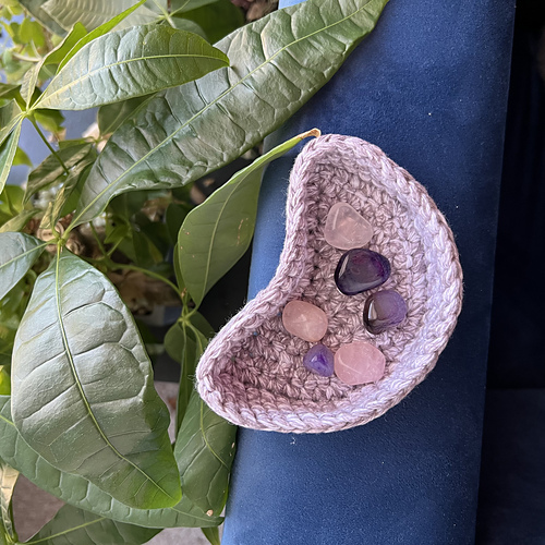 Ravelry: Mini Crescent Moon Basket pattern by Brigitte Martin