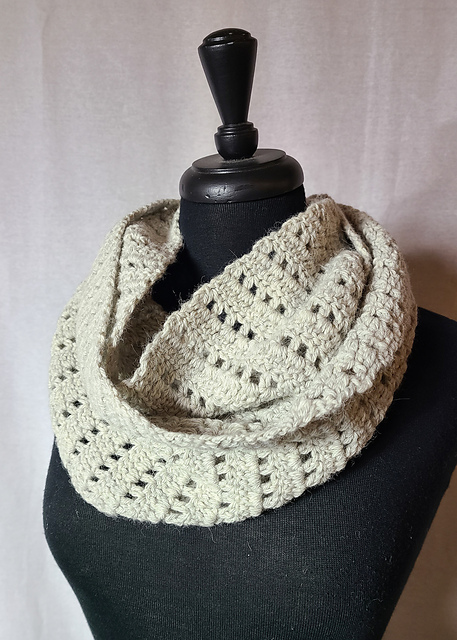 Ravelry: Beginner Crochet Loop pattern by Bonnie Groening