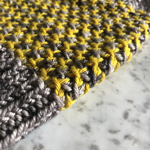 Ravelry: Dogtooth Hat pattern by Katrin Schubert