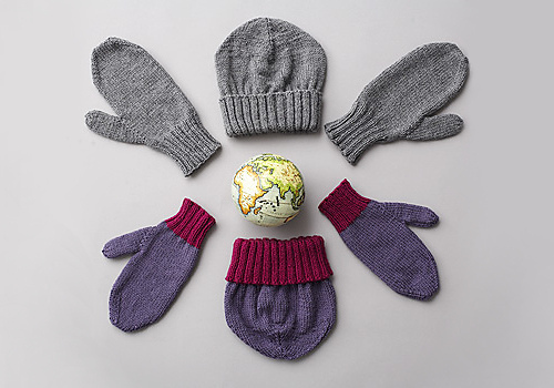 Ravelry: Basic Hat & Mittens 2 Needles (Hat) pattern by Patons