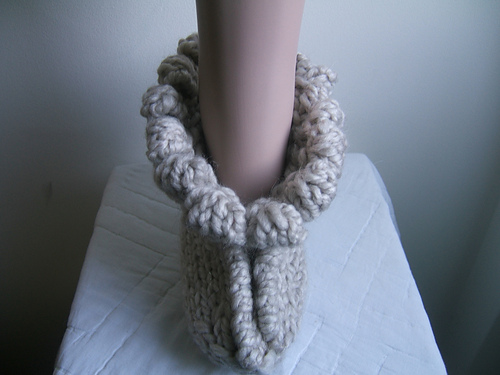 Ravelry: "Giant Bobble" slippers pattern by Lorraine Hearn