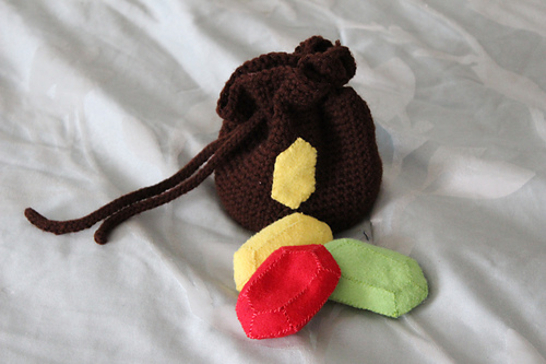 Ravelry: Zelda Rupee Wallet and Felt Rupees pattern by Becca de Kroon