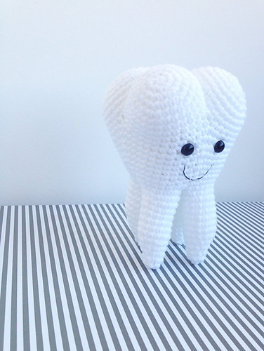 Ravelry: Amigurumi Molar Wisdom Tooth pattern by Mari Carmen Idrovo
