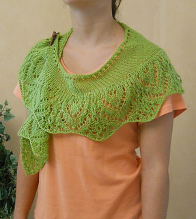 Ravelry: Wavellite Shawl pattern by Bianca Perez