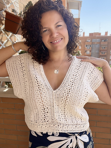 Ravelry: Top Loto pattern by Almudena Gutierrez