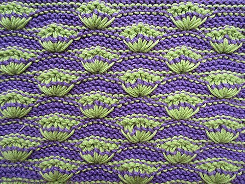 Ravelry: Shells on Garter-stitch Background pattern by nalhcib