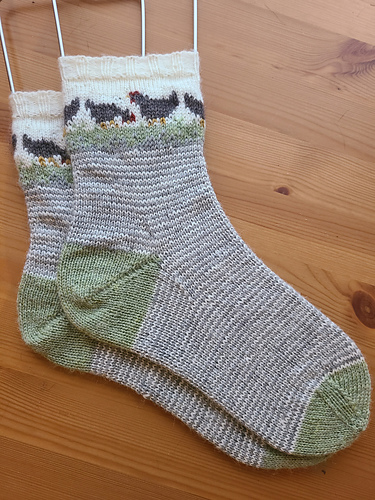 Ravelry: Don’t forget the Chickens! Socks pattern by Sophie Skinner