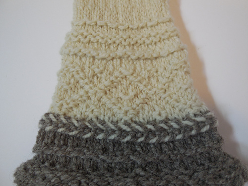 Ravelry: Two-End Gauntlet Mittens pattern by Meg Swansen