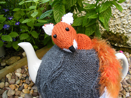 Ravelry: Red Fox Tea Cosy and Egg Cosy pattern by Lindsay Mudd