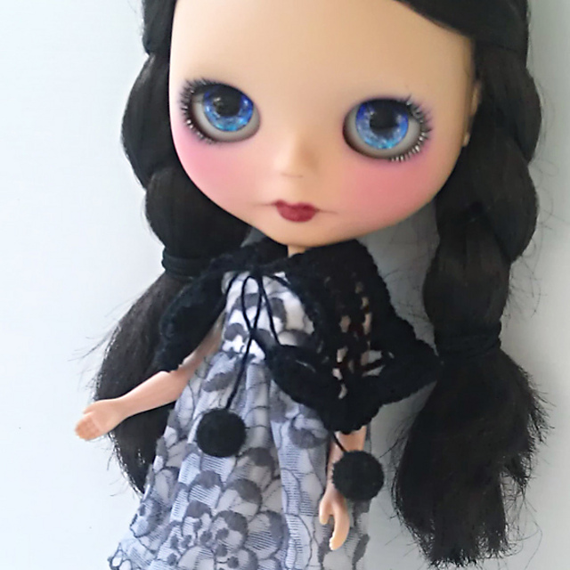Ravelry: Cobweb Cape for Blythe dolls pattern by Tracey Marsden