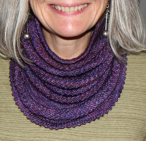 Ravelry: Willow Cowl pattern by Amelia Lyon