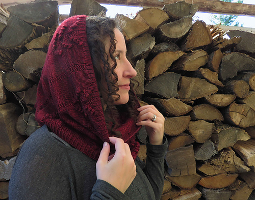 Ravelry: Mistletoe Cowl pattern by Kelly McClure
