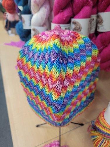 Ravelry: Checkerwork Hat pattern by Vexy