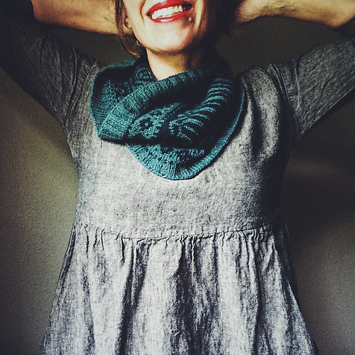 Ravelry: Glacier Park Cowl pattern by Caitlin Hunter