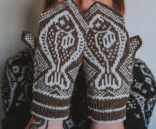 Ravelry: Halibut Mittens pattern by Caitlin Hunter