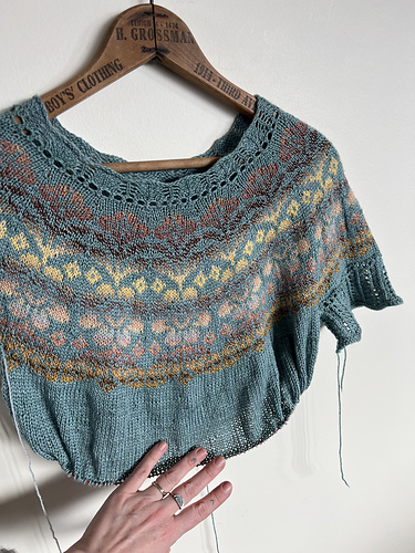 Ravelry: Alpine Bloom pattern by Caitlin Hunter