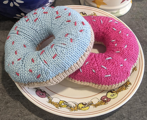 Ravelry: Knitted Doughnut pattern by Neil Roberts