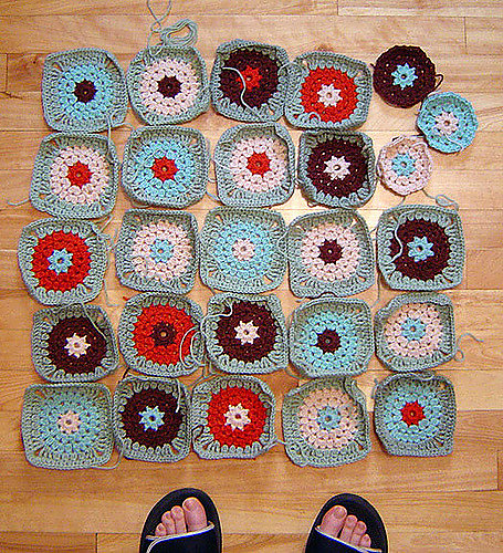 Ravelry: Cluster Flower Square pattern by Lois Karklus