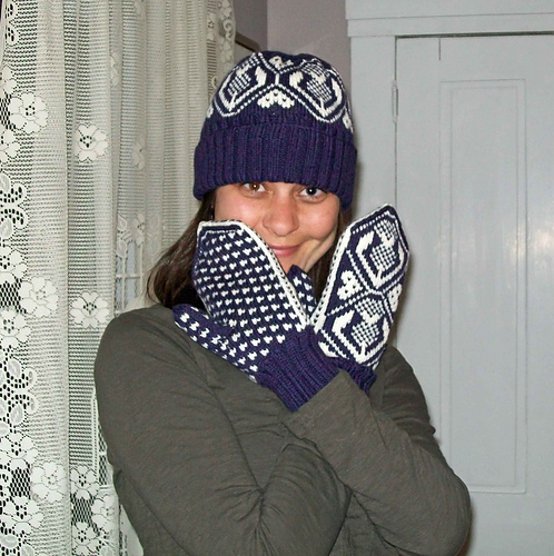 Ravelry: Thistle Hat and Mitten Set pattern by Denise Daniel