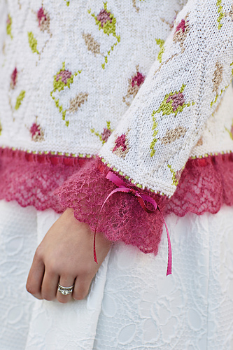 Ravelry: Sweet Briar pattern by Sasha Kagan
