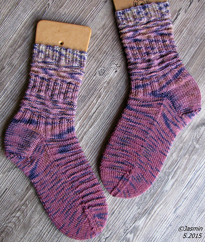 Ravelry: Mojo Light Socks pattern by Wollelfe