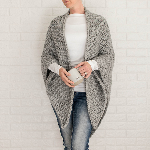 Ravelry: Shawl : Warm Hug pattern by Brome Fields