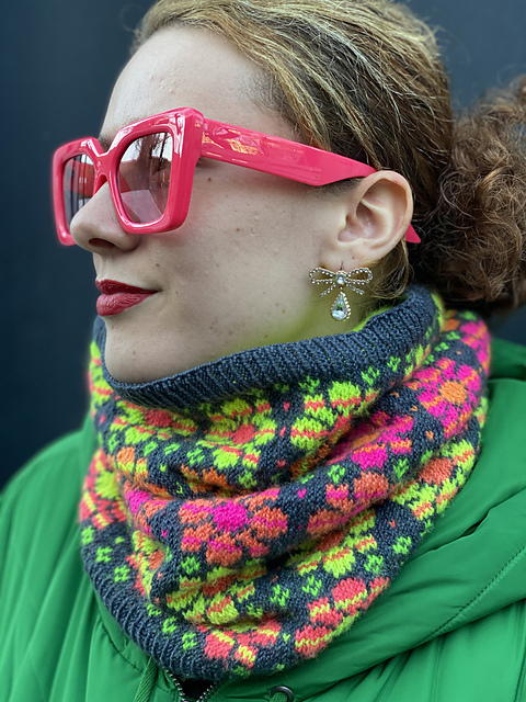 Ravelry: Hella Flower Power pattern by Catherine Clark