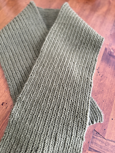 Ravelry: Herringbone Ribbed Scarf pattern by Bruce Weinstein