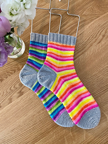 Ravelry: Umbrella Socks pattern by Kay F Jones