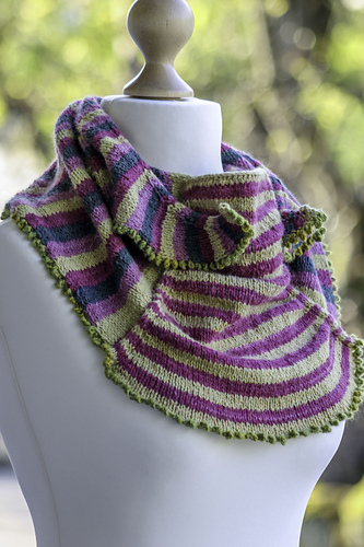 Ravelry: Skye Shawl pattern by Gretchen Tracy