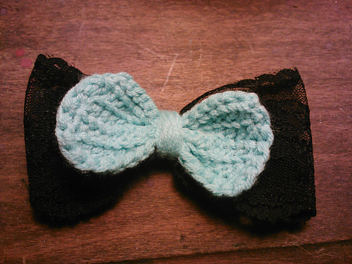 Ravelry: Crochet Bow Barrette pattern by The Enchanted Ladybug