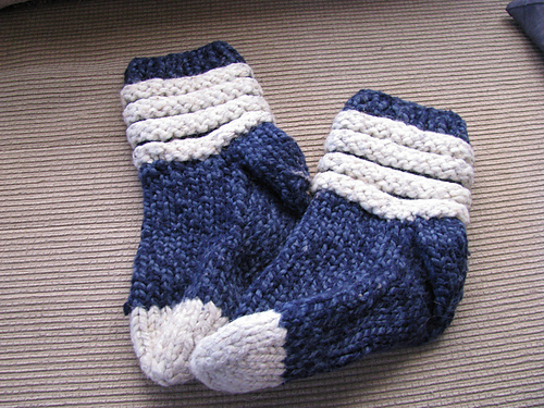 Ravelry: Scrunchy, Slouchy Slipper Socks (knit) pattern by Lion Brand Yarn