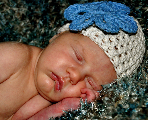 Ravelry: Sweet Pea Flower Beanie Photo Prop pattern by Buttercup Baby